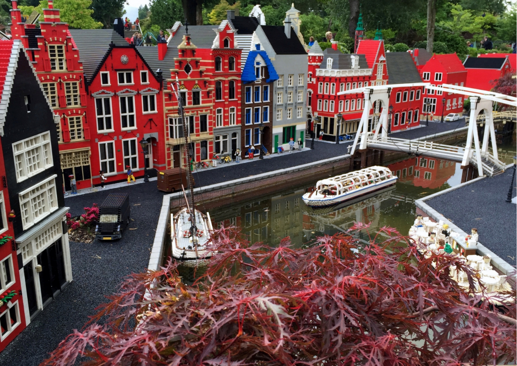 Pramoginė kelionė į Bilundą nuotykių ištroškusiems vaikams ir tėvams